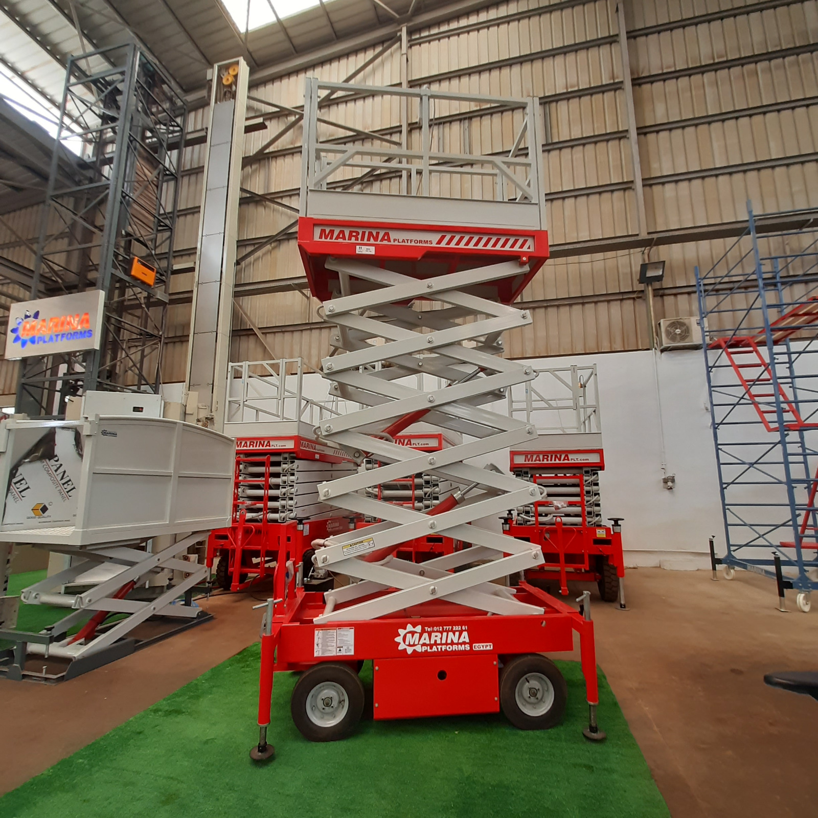 Manual scissor lift – Marina Platforms